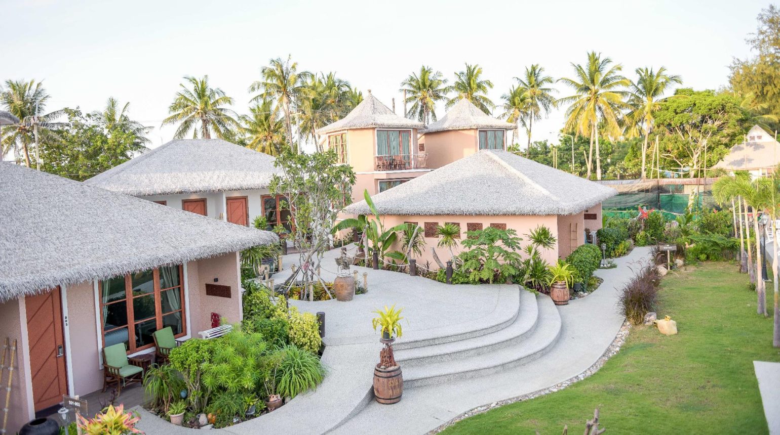 Duplex suite poolside - Seaman Resort